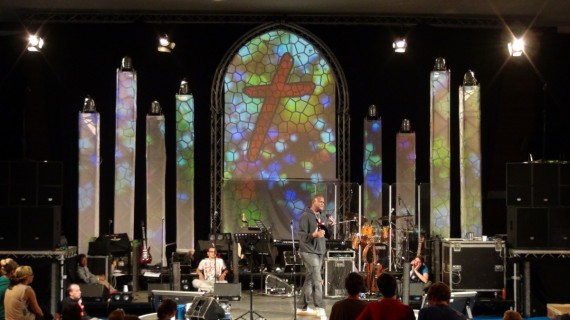 Throwback: Mapped Cathedral - Church Stage Design Ideas - Scenic sets ...