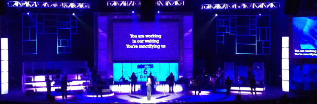 Pipe Grid - Church Stage Design Ideas - Scenic sets and stage design ...