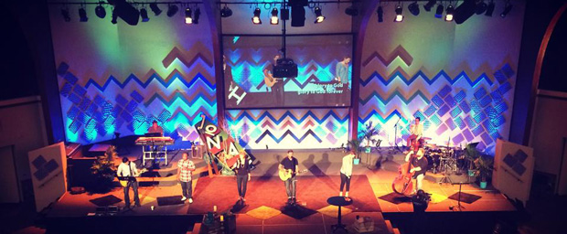 Summer Versatility - Church Stage Design Ideas - Scenic sets and stage ...