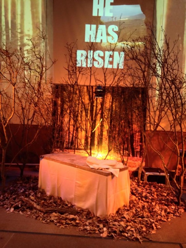 Broken Cross - Church Stage Design Ideas - Scenic sets and stage design ...