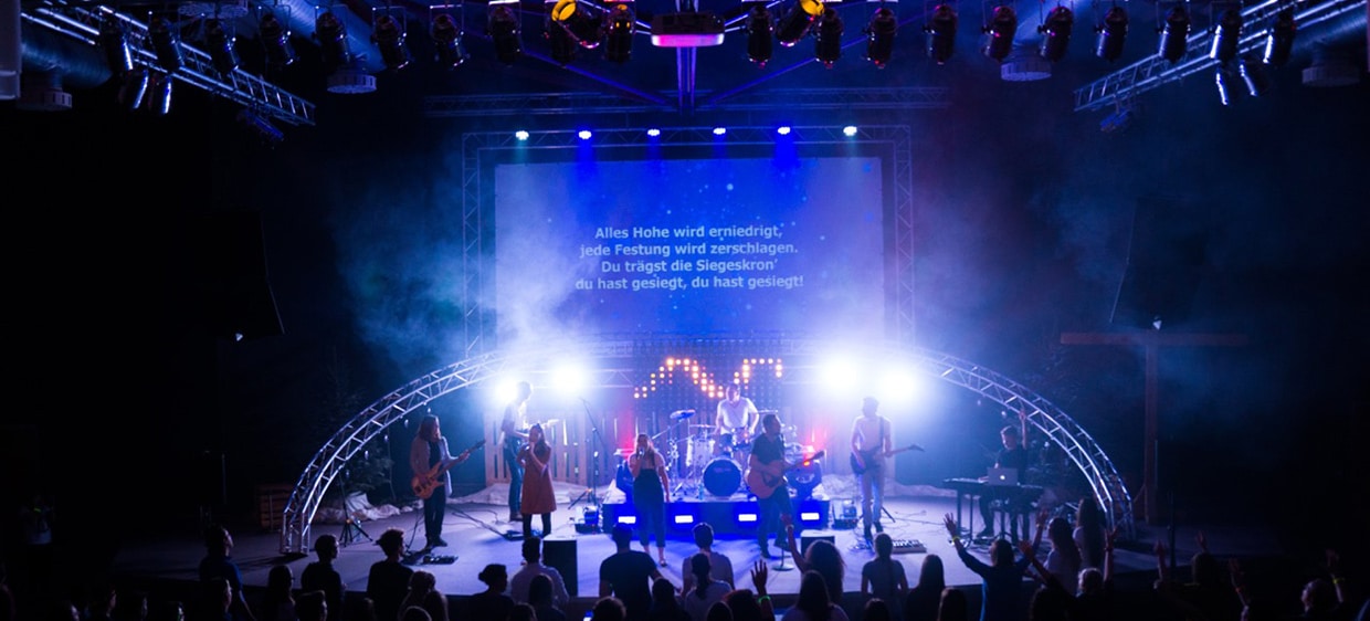 Blinder in an Arch - Church Stage Design Ideas - Scenic sets and stage ...