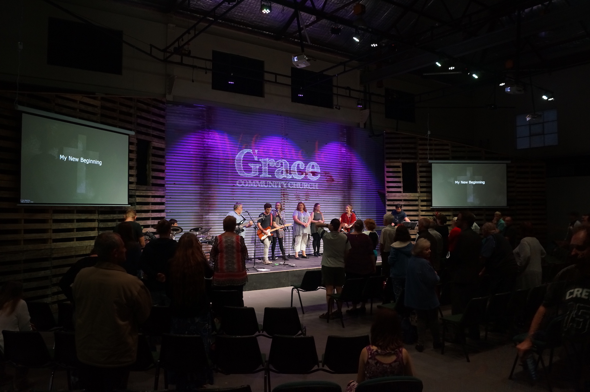 Rustic Down Under - Church Stage Design Ideas - Scenic sets and stage ...