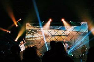 Triangle Projection Screen - Church Stage Design Ideas - Scenic sets ...