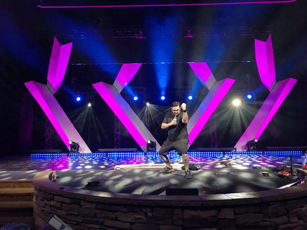 Angular Towers - Church Stage Design Ideas - Scenic sets and stage ...