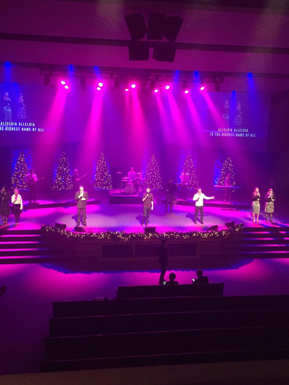 Trees and Rough - Church Stage Design Ideas - Scenic sets and stage ...