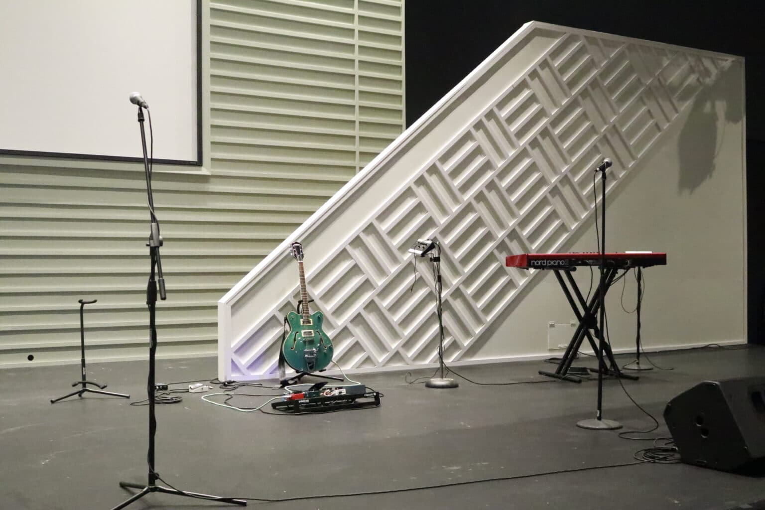 Patterned Walls - Church Stage Design Ideas