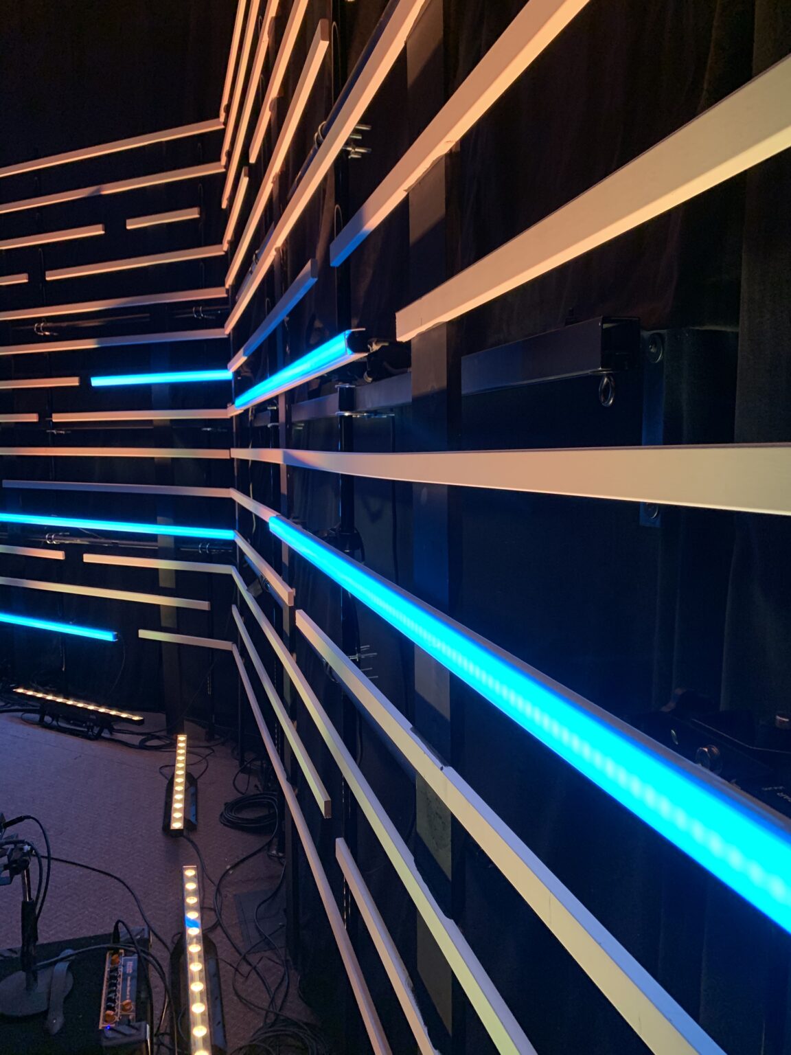 Highlight Strips - Church Stage Design Ideas - Scenic sets and stage ...