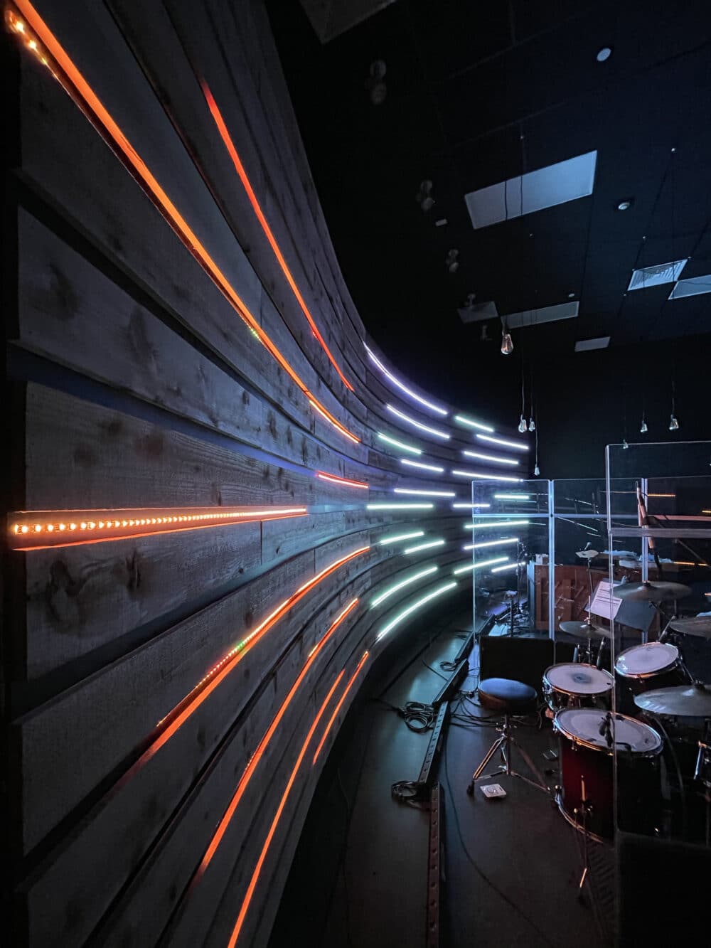 Curved Wall - Church Stage Design Ideas