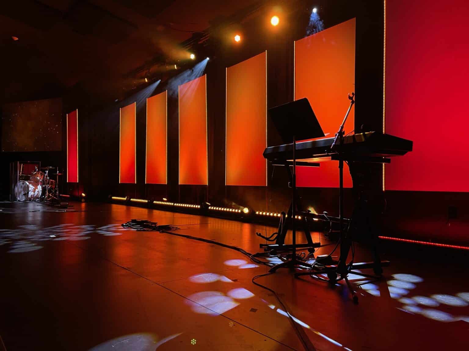 Lined Panels - Church Stage Design Ideas - Scenic sets and stage design ...