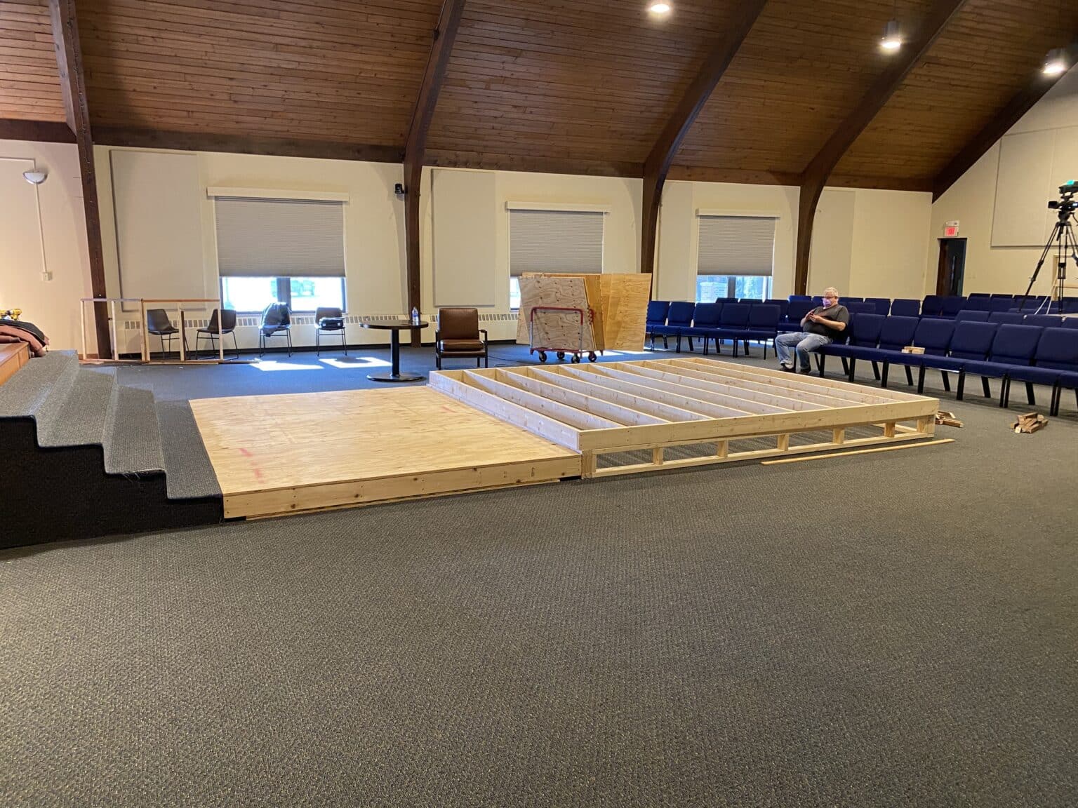 Pavilion in the Round - Church Stage Design Ideas - Scenic sets and ...