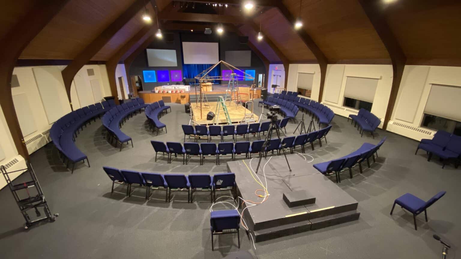 Pavilion in the Round - Church Stage Design Ideas - Scenic sets and ...