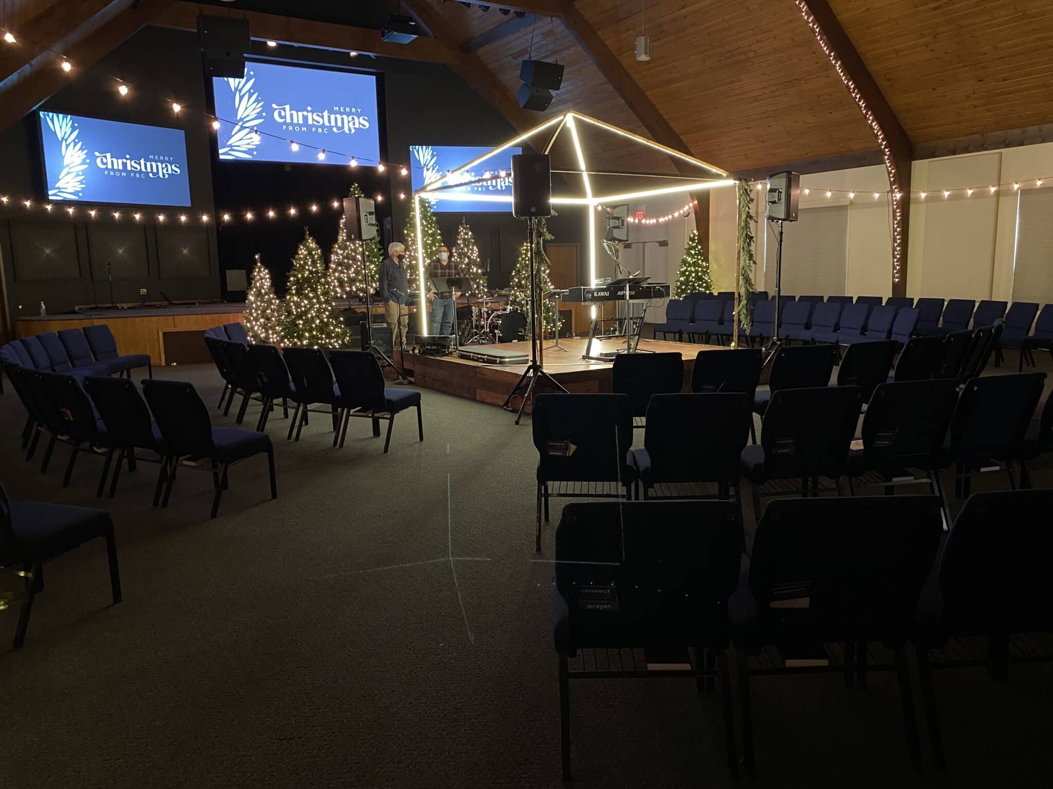 Pavilion in the Round - Church Stage Design Ideas - Scenic sets and ...