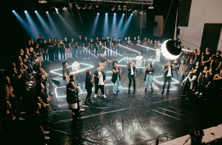 Light Cages - Church Stage Design Ideas - Scenic sets and stage design ...
