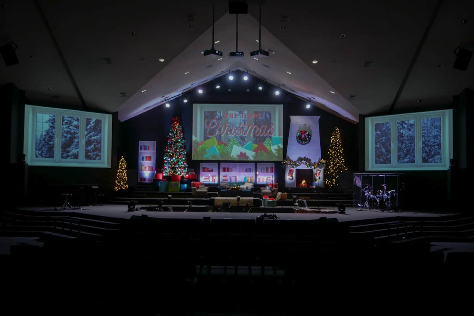 Christmas Home - Church Stage Design Ideas - Scenic sets and stage ...
