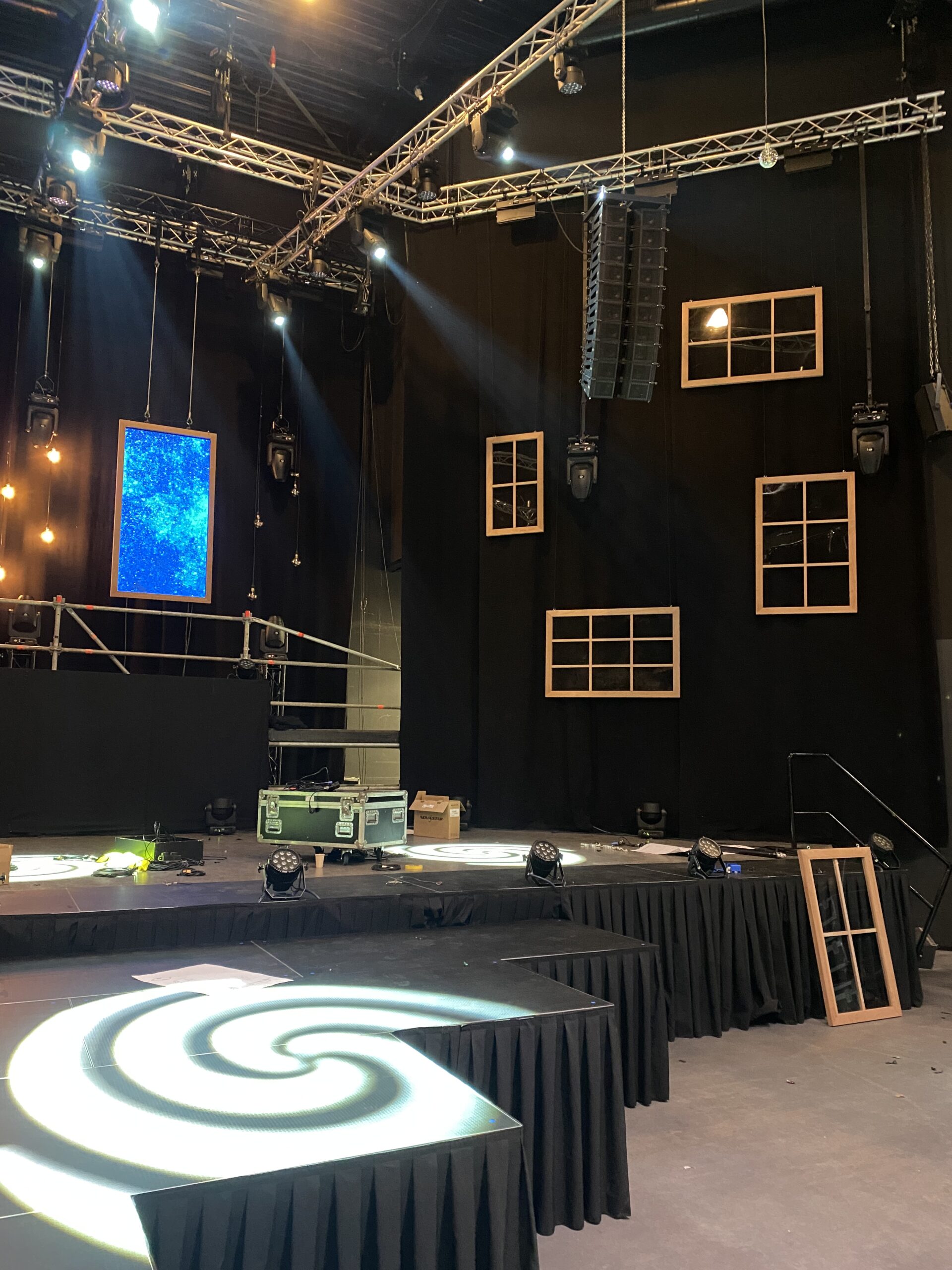 Christmas Windows - Church Stage Design Ideas - Scenic sets and stage ...