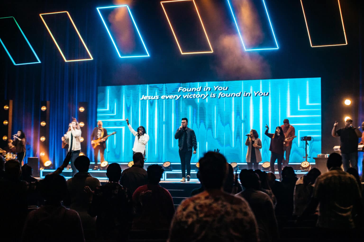 Flex Around the Screen - Church Stage Design Ideas
