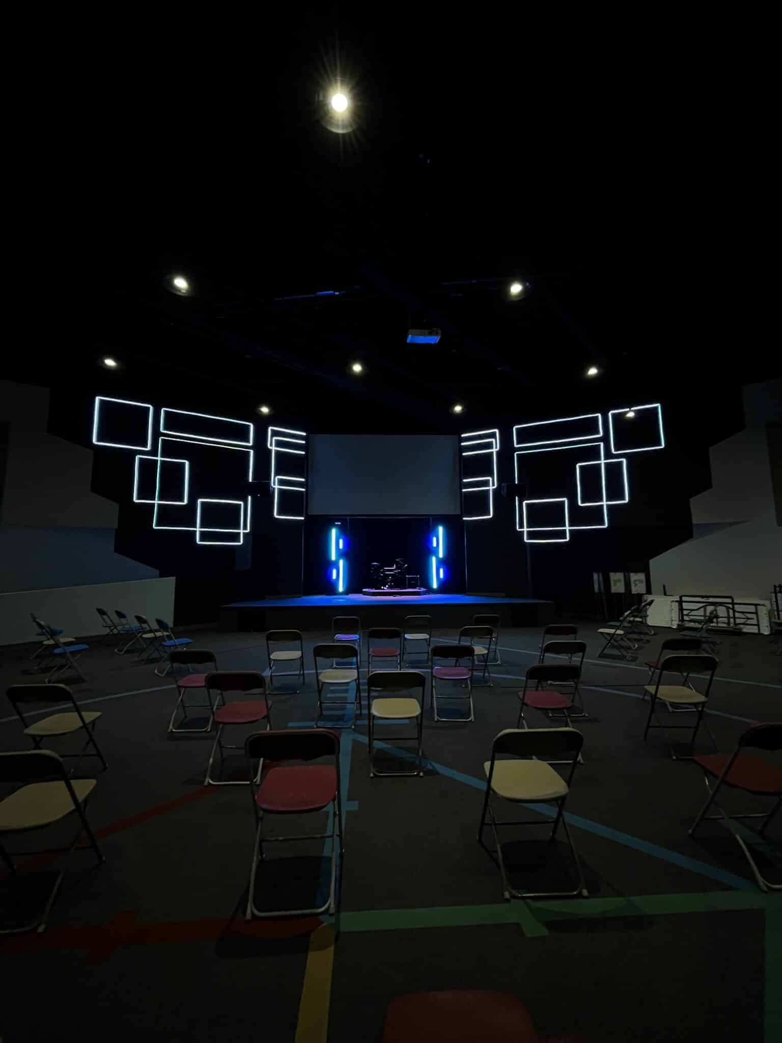 Light Squares - Church Stage Design Ideas - Scenic sets and stage ...