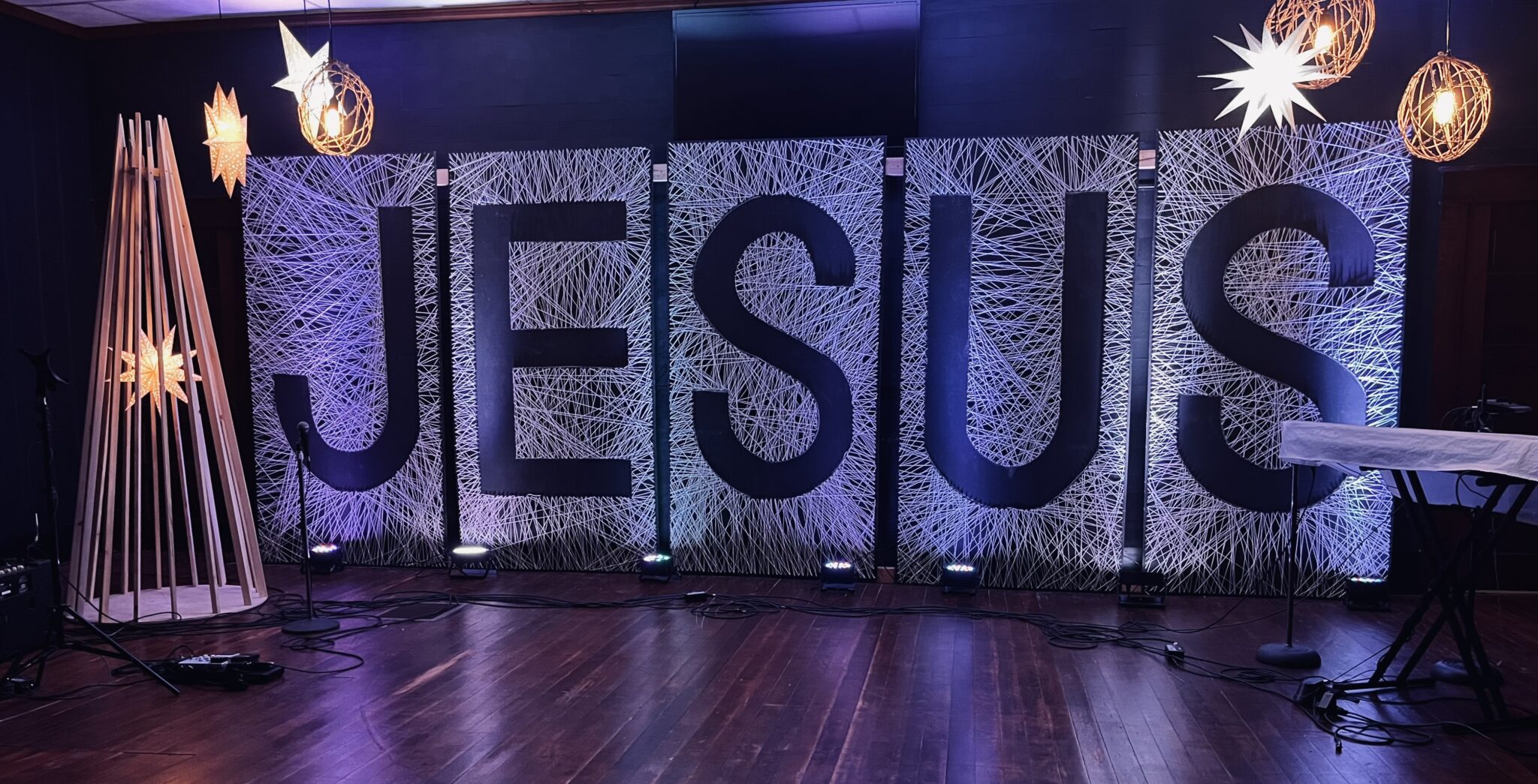 Christmas in String - Church Stage Design Ideas - Scenic sets and stage ...